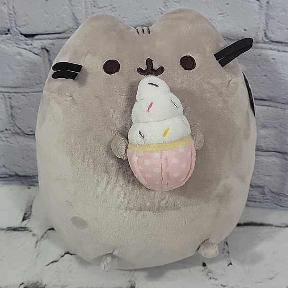 Gund | Toys | Pusheen Snackables Sprinkles Cupcake Gund Plush Stuffed ...